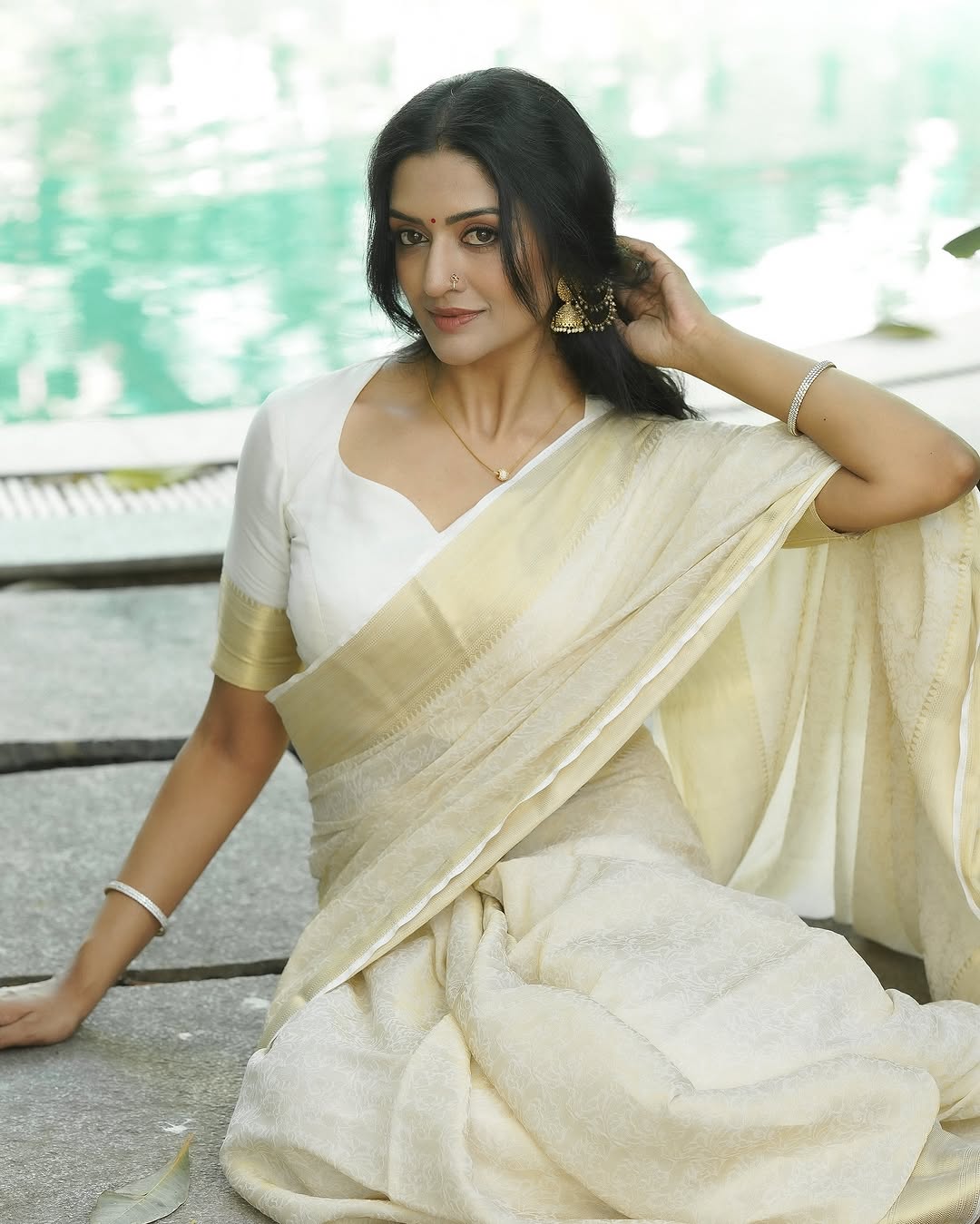 Vimala Raman Radiates Elegance in Traditional Kerala Saree - Filmibeat