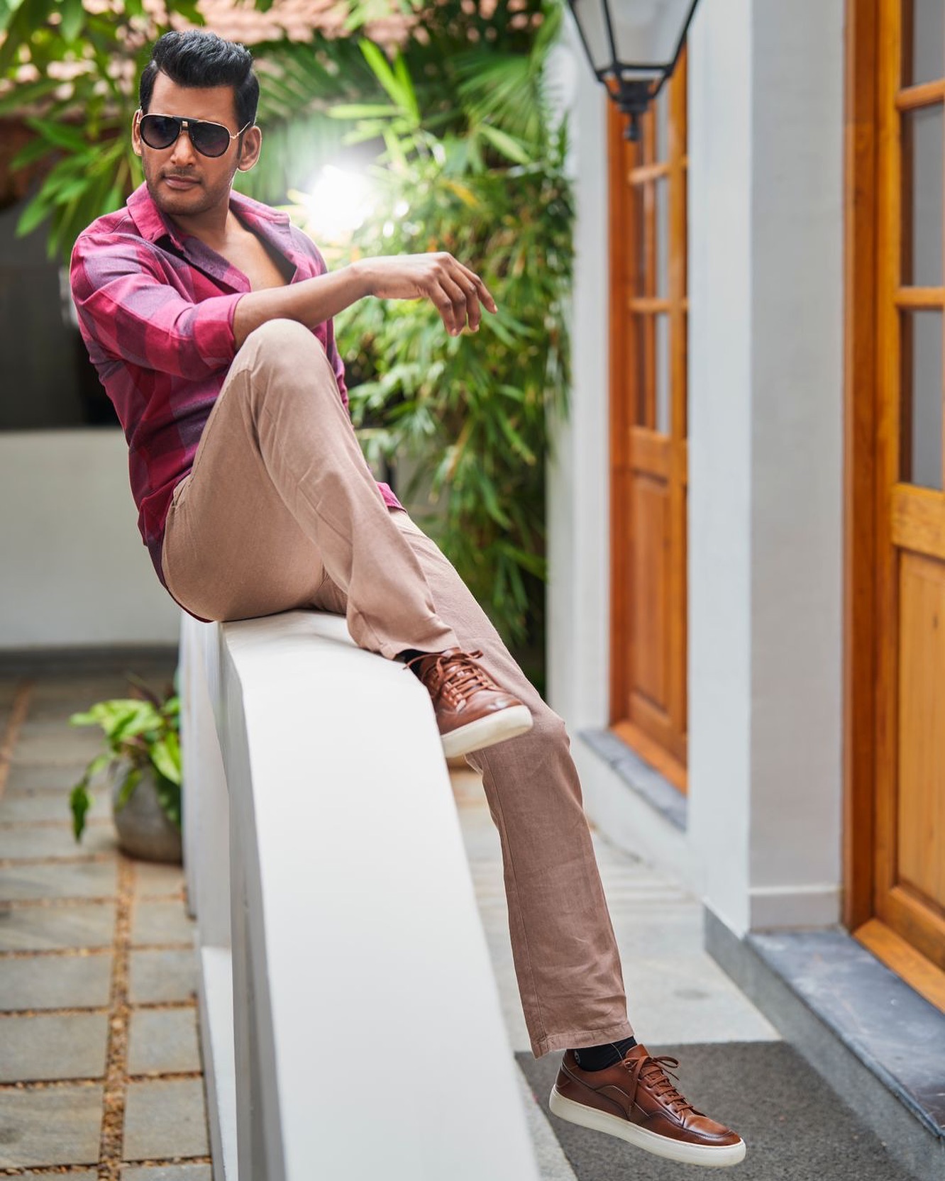 What Happened To Vishal? Actor's Shaky Hands At "Madha Gaja Raja" Event ...