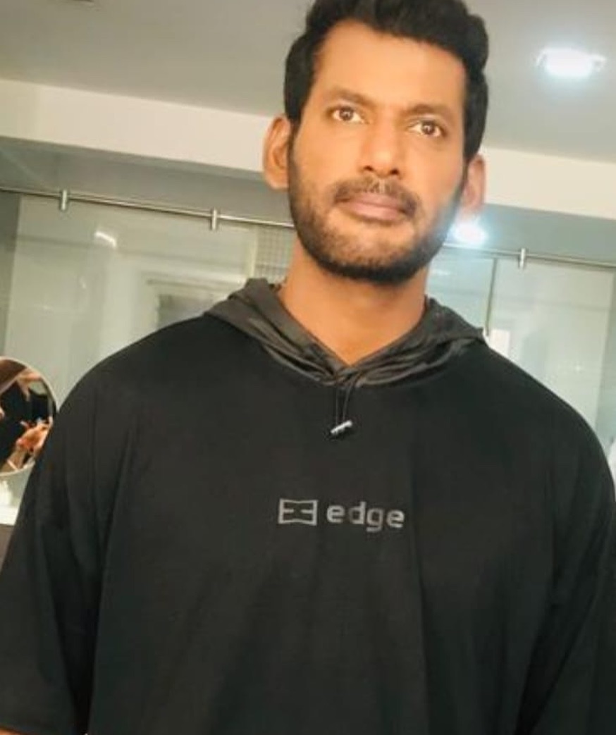 What Happened To Vishal? Actor's Shaky Hands At "Madha Gaja Raja" Event ...