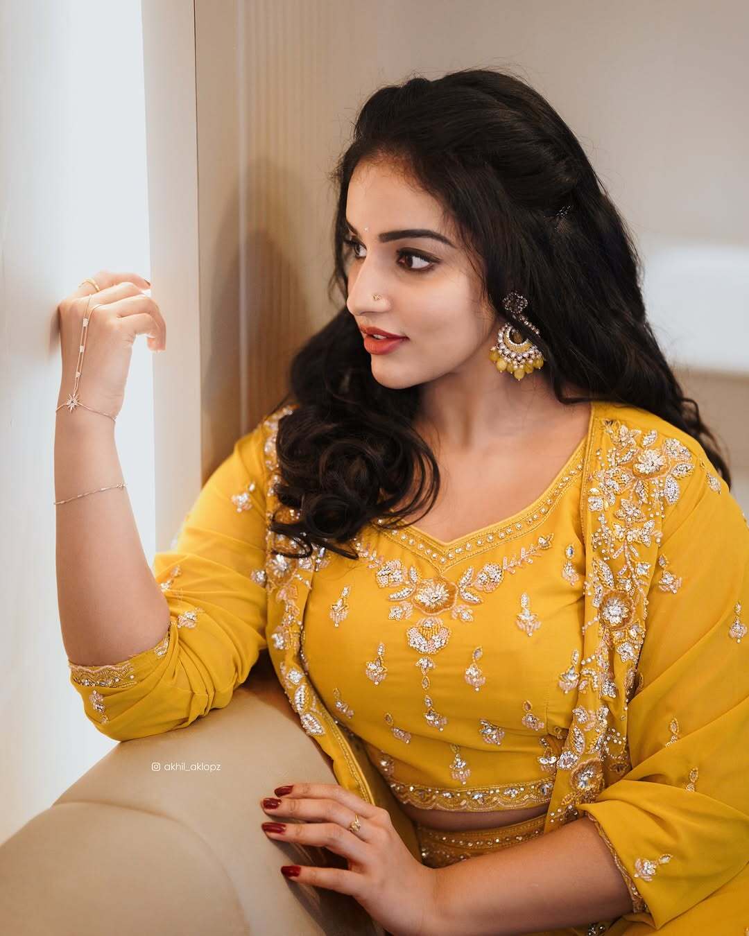 മഞ്ഞയണിഞ്ഞ്, സിമ്പിള്‍ ലുക്കില്‍ മാളവിക; ഇവിടെ എന്തും പോകുമെന്ന് ആരാധകര്‍ | Malavika C Menon ...