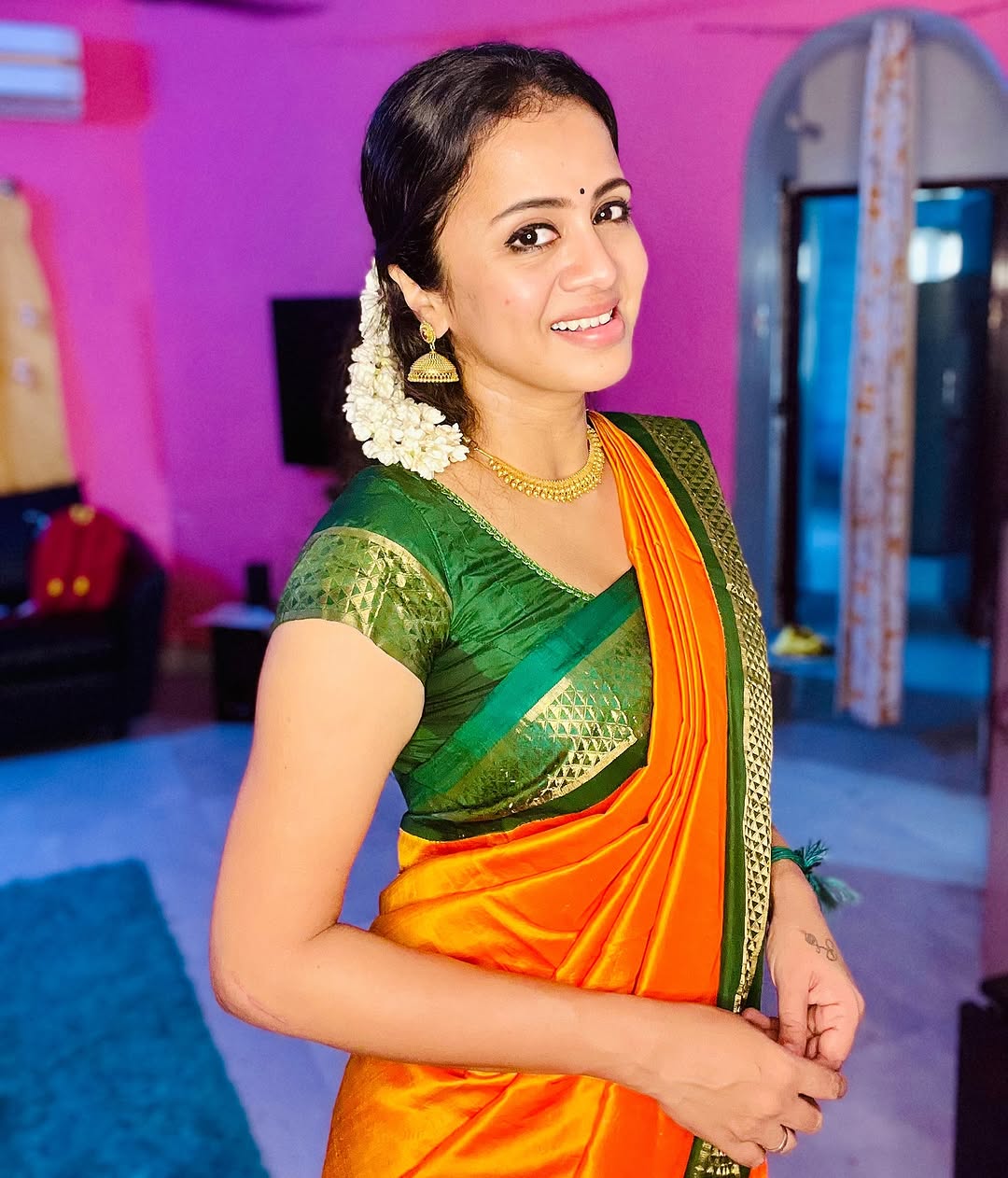 அஞ்சனா ரங்கன் இடுப்புல என்ன டாட்டூ இருக்குன்னு பாருங்க.. அதுக்கு அவர் ...