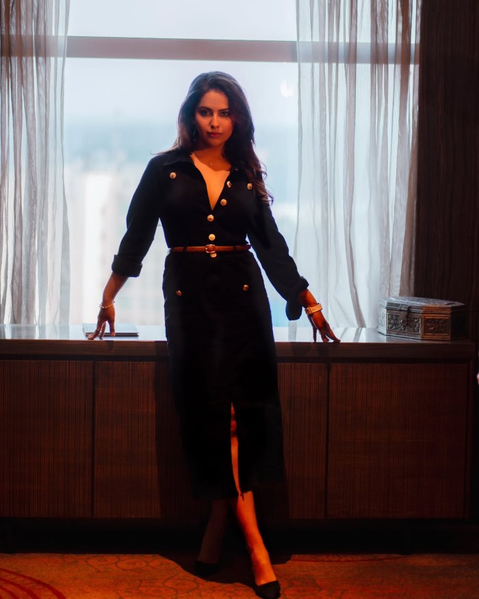 Avika Gor's Chic Look: A Perfect Blend Of Style And Grace - Filmibeat
