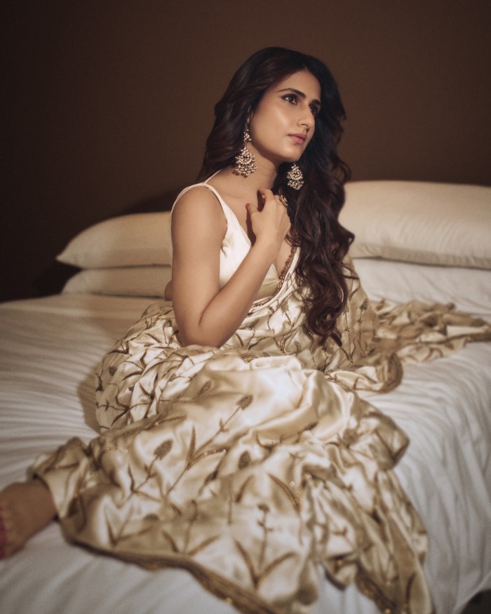 Fatima Sana Shaikh Stuns in Silk: Radiant Beauty And Timeless Style ...