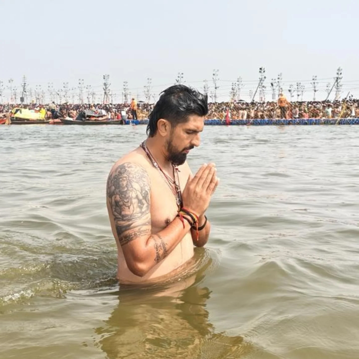 Ishant Sharma Takes A Sacred Dip At Mahakumbh Ahead Of IPL 2025 - Filmibeat
