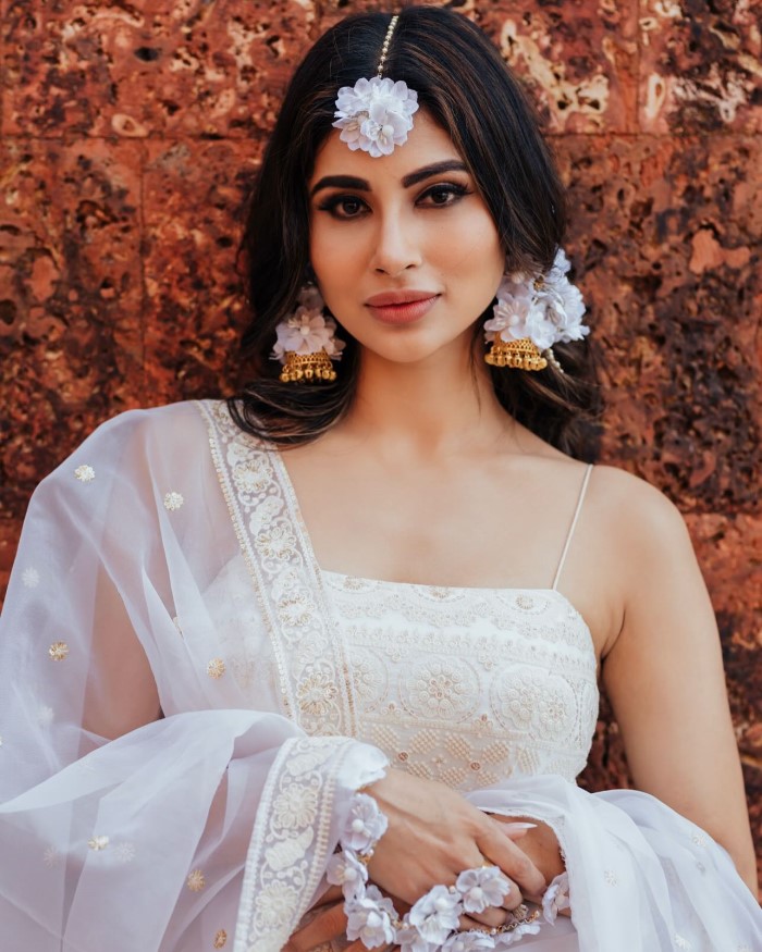 Mouni Roy's Stunning Appearance In Classic White Outfit - Filmibeat