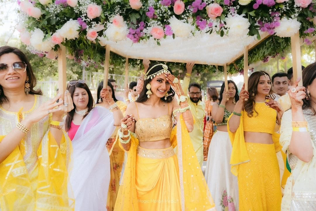 Neelam & Siddharth Kapoor Funfilled Haldi Ceremony Function Photos - Filmibeat