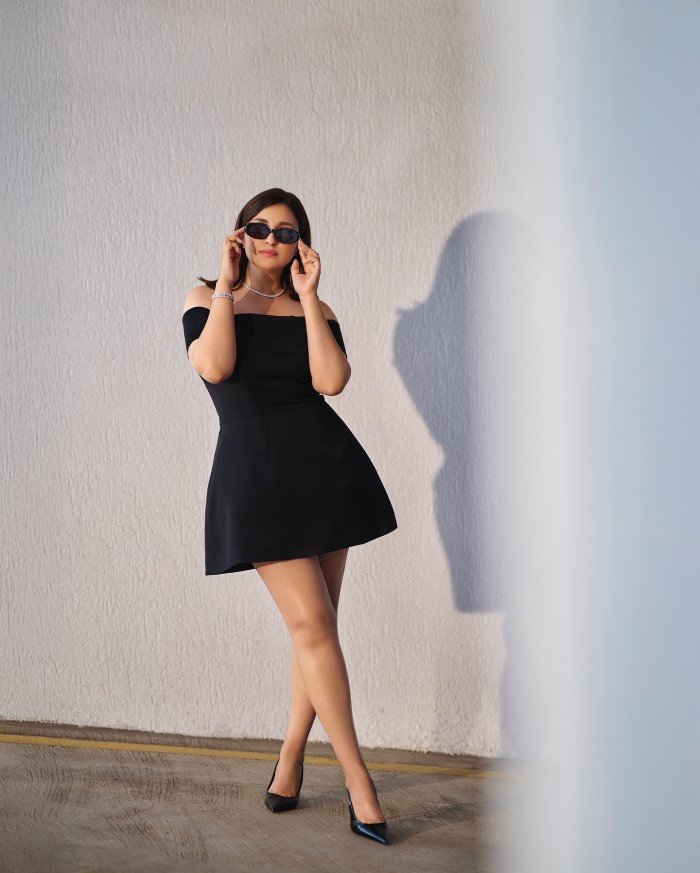 Parineeti Chopra In Stylish Black Dress Radiates Grace And Glamour ...