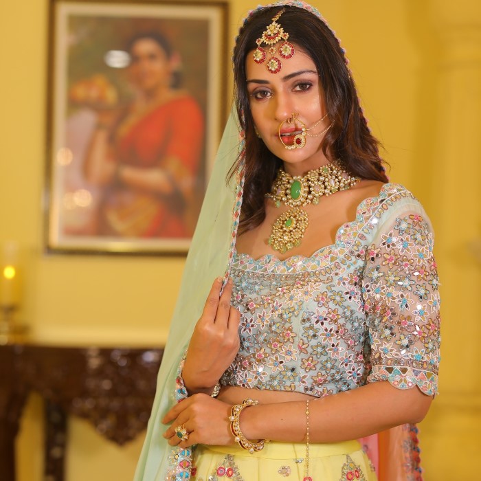 Payal Rajput Dazzles In Traditional Bridal Attire - Filmibeat