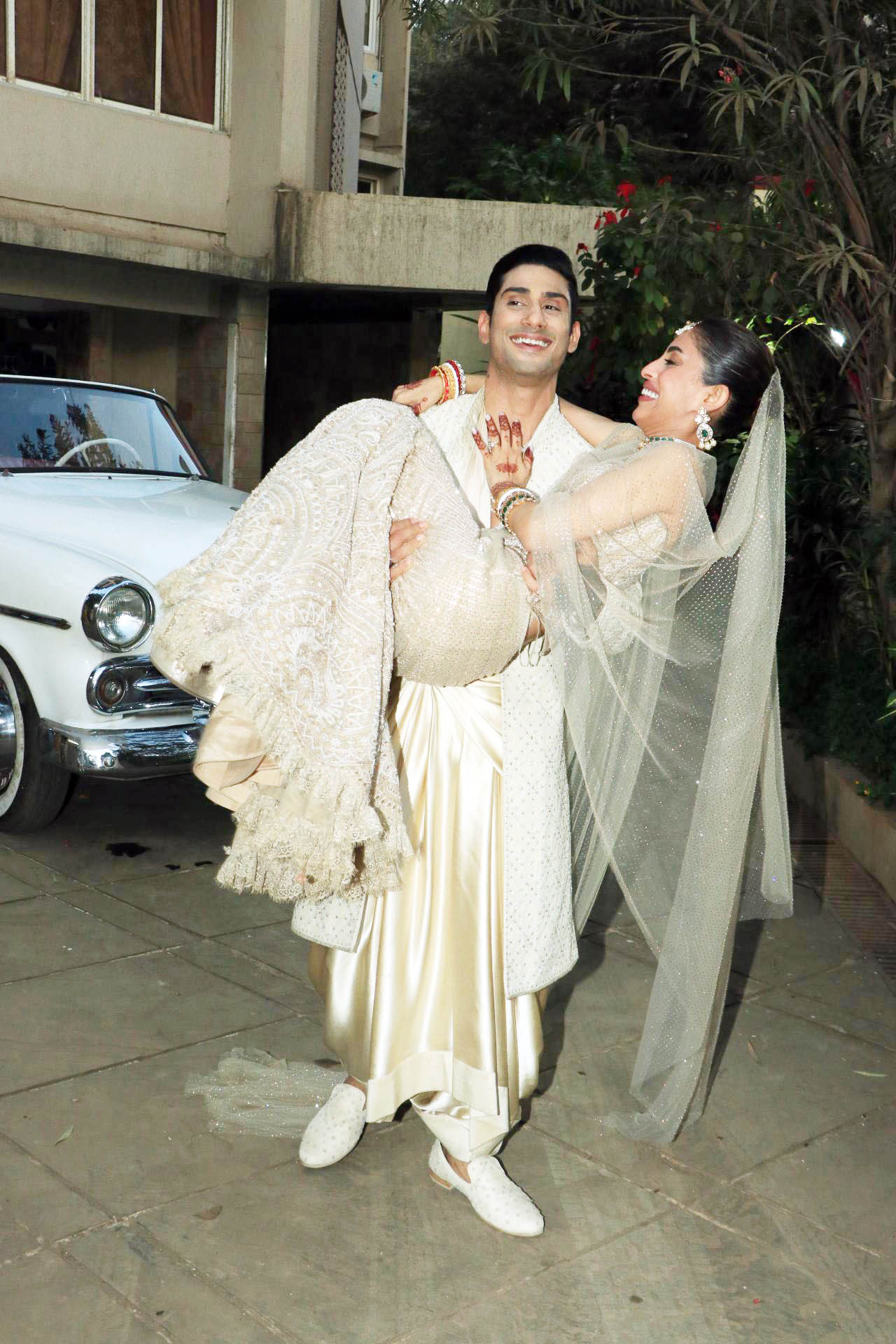 Prateik Babbar and Priya Banerjee Make Their First Public Appearance ...