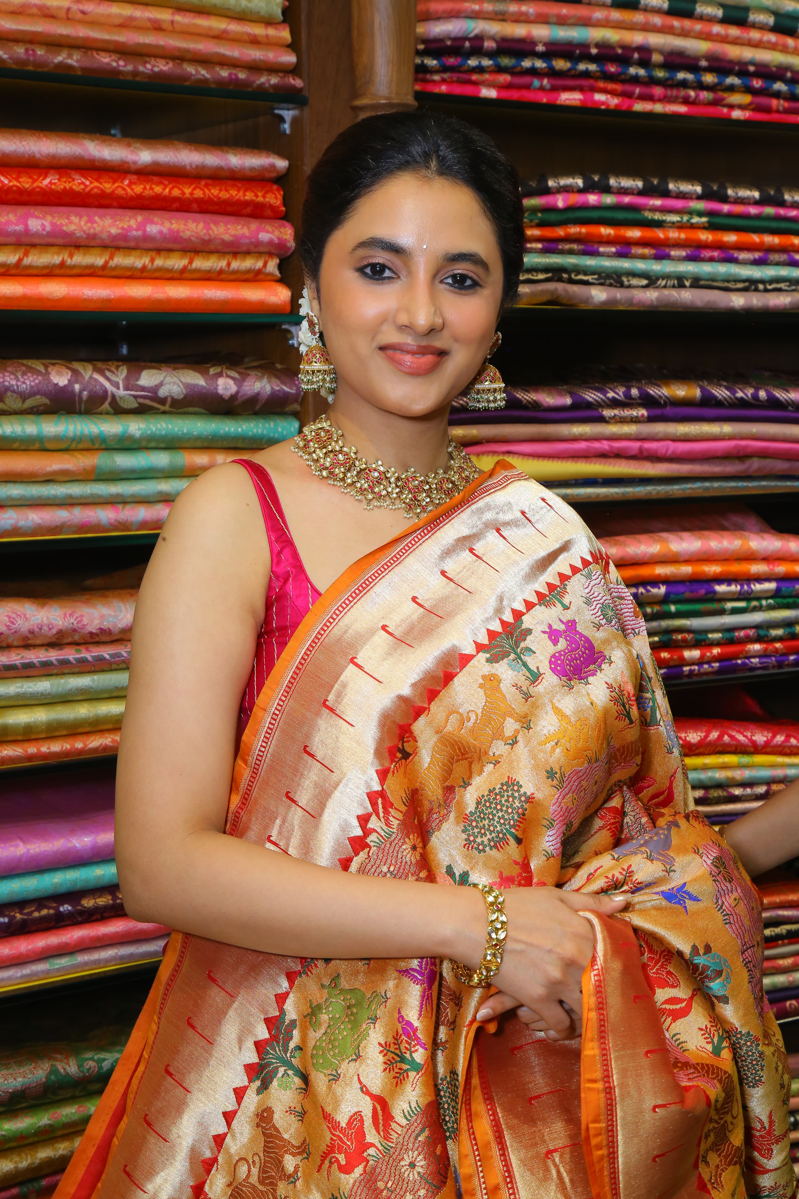 Priyanka Arul Mohan: చీరకట్టులో మెరిసిన ప్రియాంక అరుల్ మోహన్.. గ్రాండ్ ...