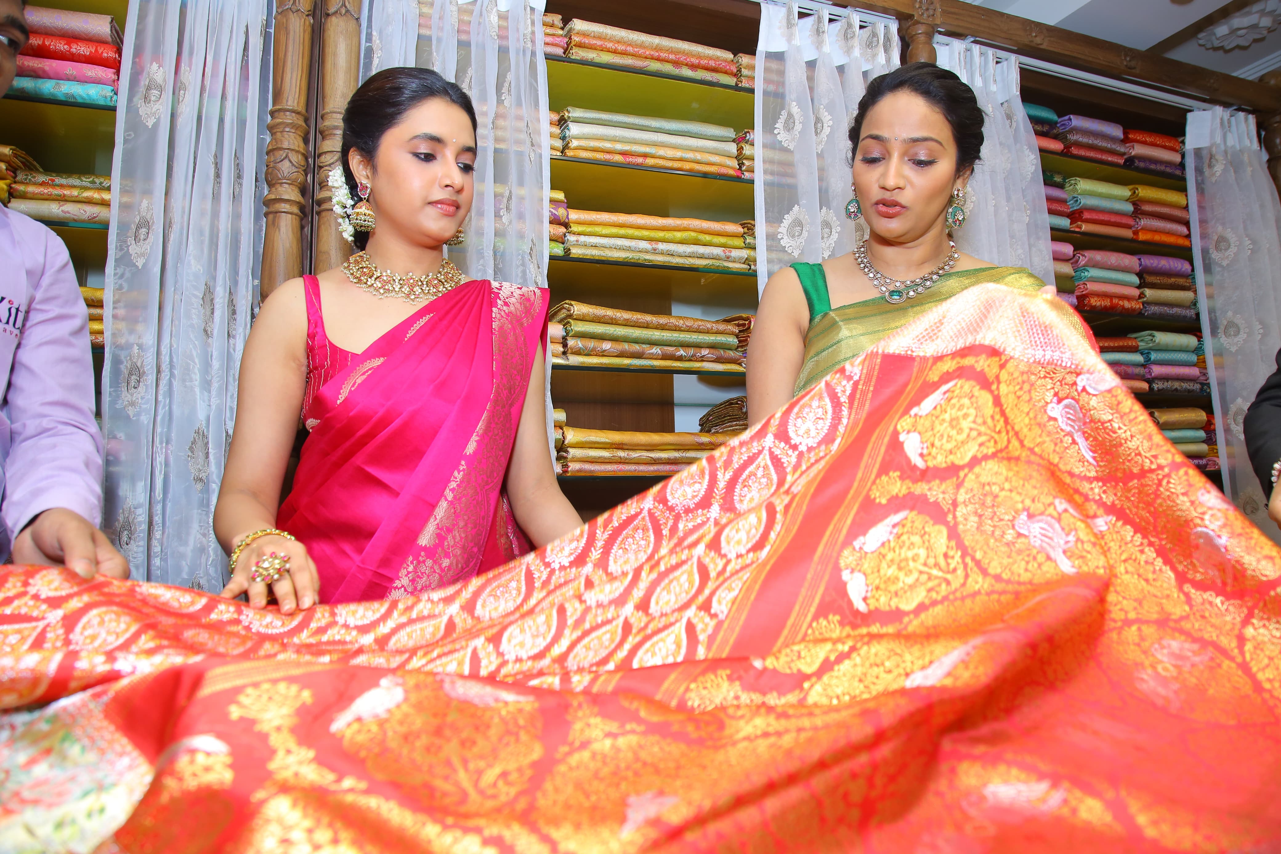 Priyanka Arul Mohan: చీరకట్టులో మెరిసిన ప్రియాంక అరుల్ మోహన్.. గ్రాండ్ ...