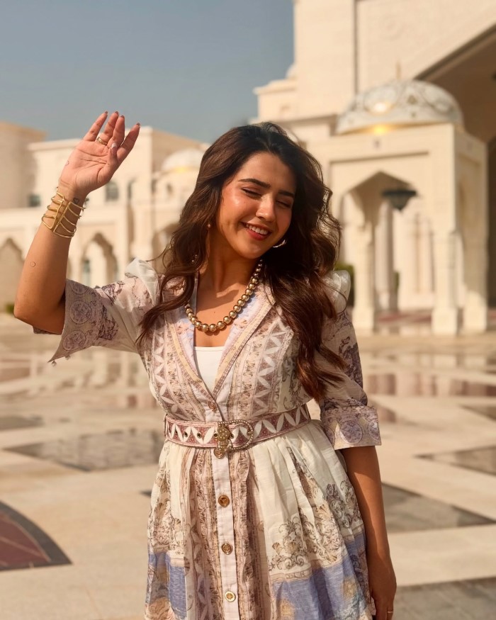 Roshni Walia - Filmibeat