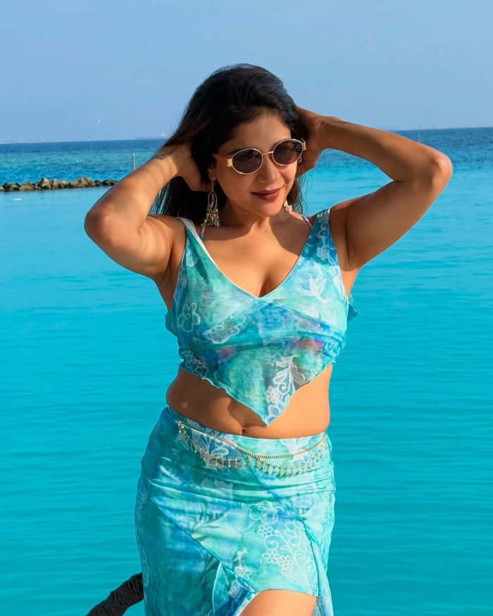 Sakshi Agarwal Stuns In Gorgeous Ocean Blue Outfit At Maldives - Filmibeat