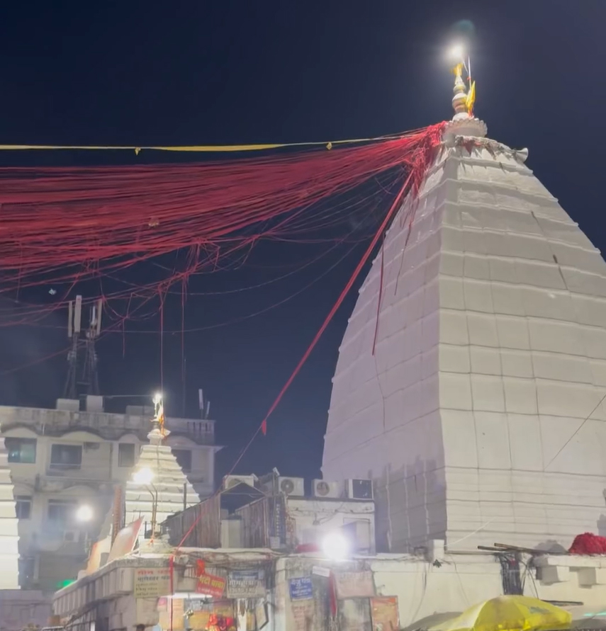 Sara Ali Khan Visits Baidyanath Jyotirling In Devghar, Jharkhand: A Spiritual Journey - Filmibeat