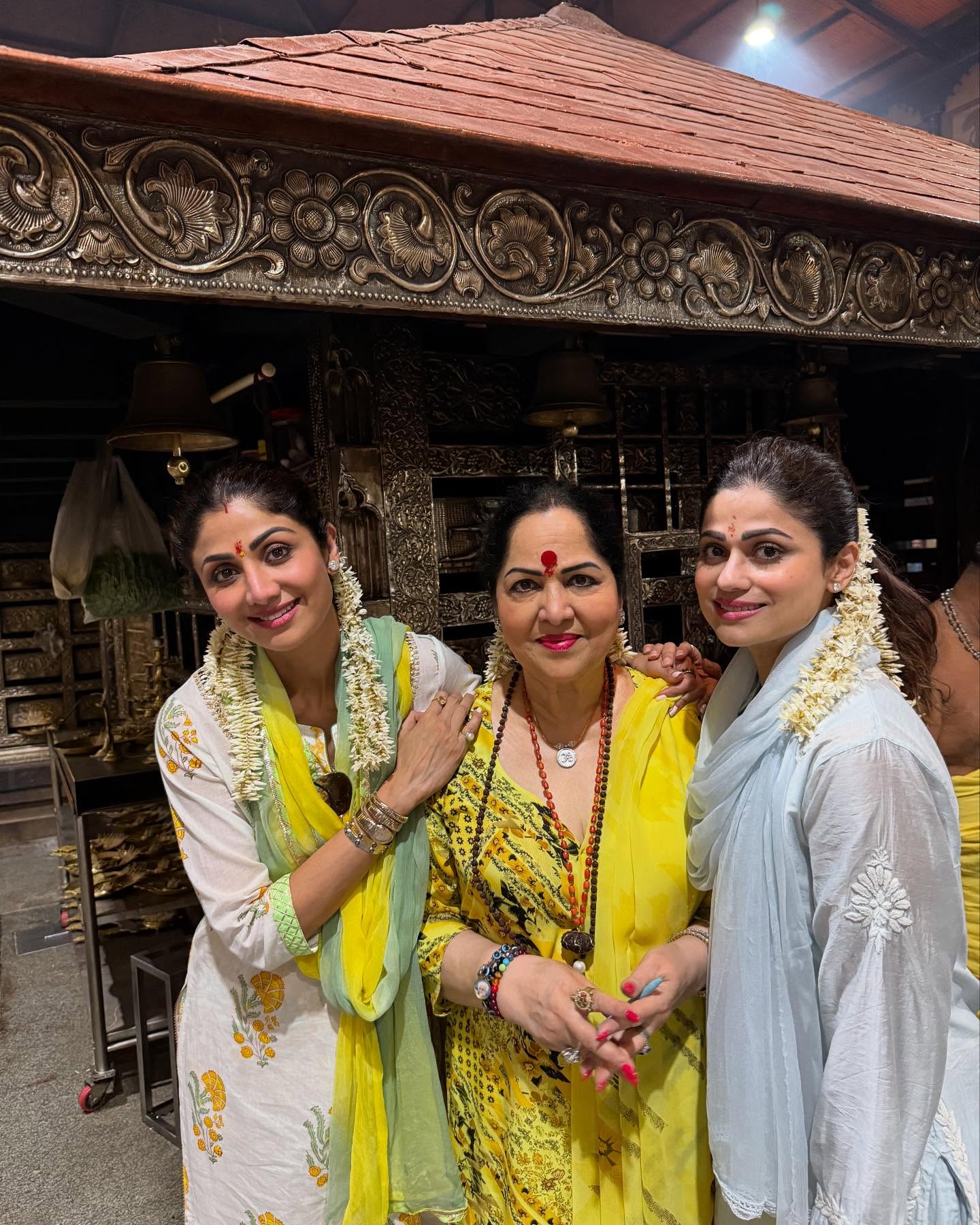 Shilpa Shetty, Shamitha Shetty, And Sunanda Shetty's Spiritual Visit To ...