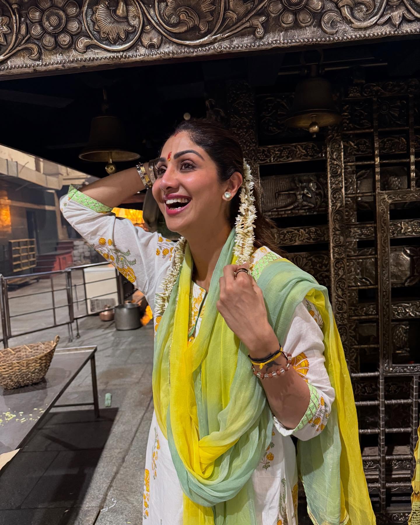 Shilpa Shetty, Shamitha Shetty, And Sunanda Shetty's Spiritual Visit To ...