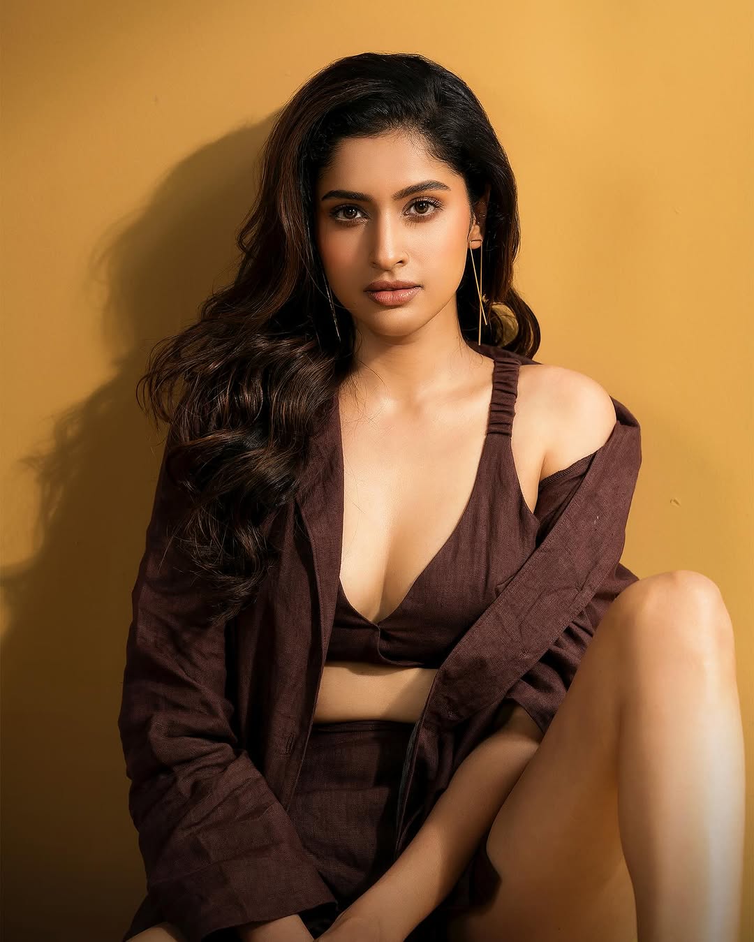 யாரும்மா அது மீனாட்சி சவுத்ரி?.. தான்யா ரவிச்சந்திரன் தெரியுமா?.. என்னவொரு தாராளம்! | Tanya ...