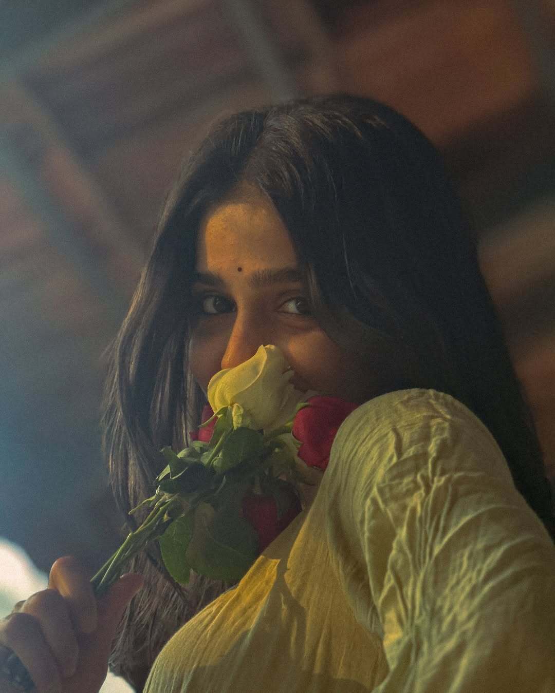 പ്രണയഭാവങ്ങളോടെ അനശ്വര; സുന്ദരീ എന്ന് ആരാധകര്‍ | Anaswara Rajan Looks ...