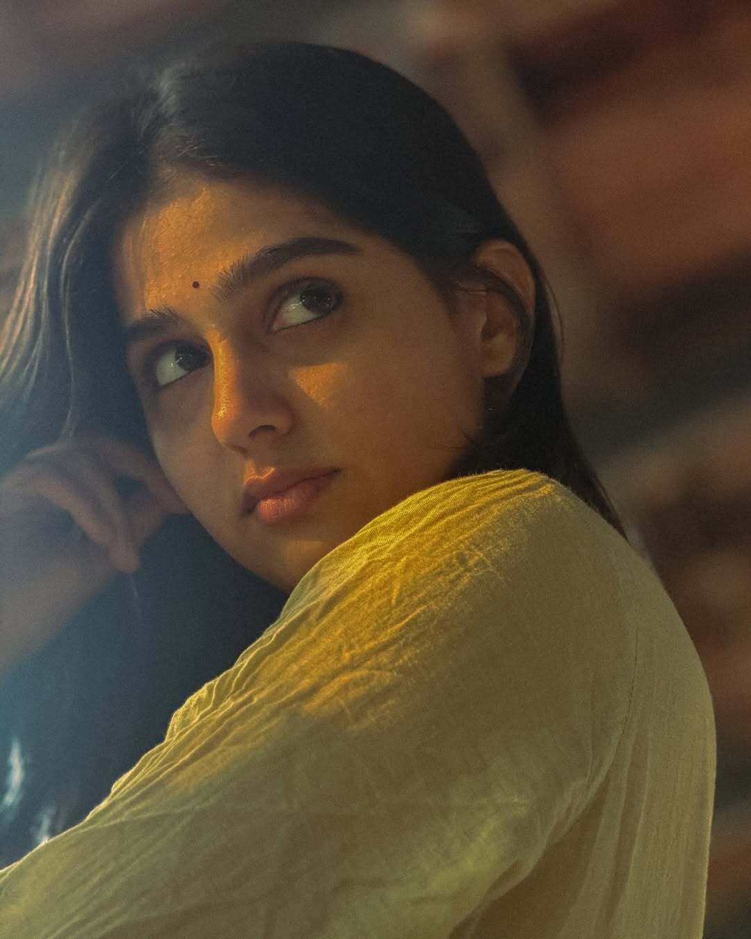 പ്രണയഭാവങ്ങളോടെ അനശ്വര; സുന്ദരീ എന്ന് ആരാധകര്‍ | Anaswara Rajan Looks Beautiful In These Photos ...