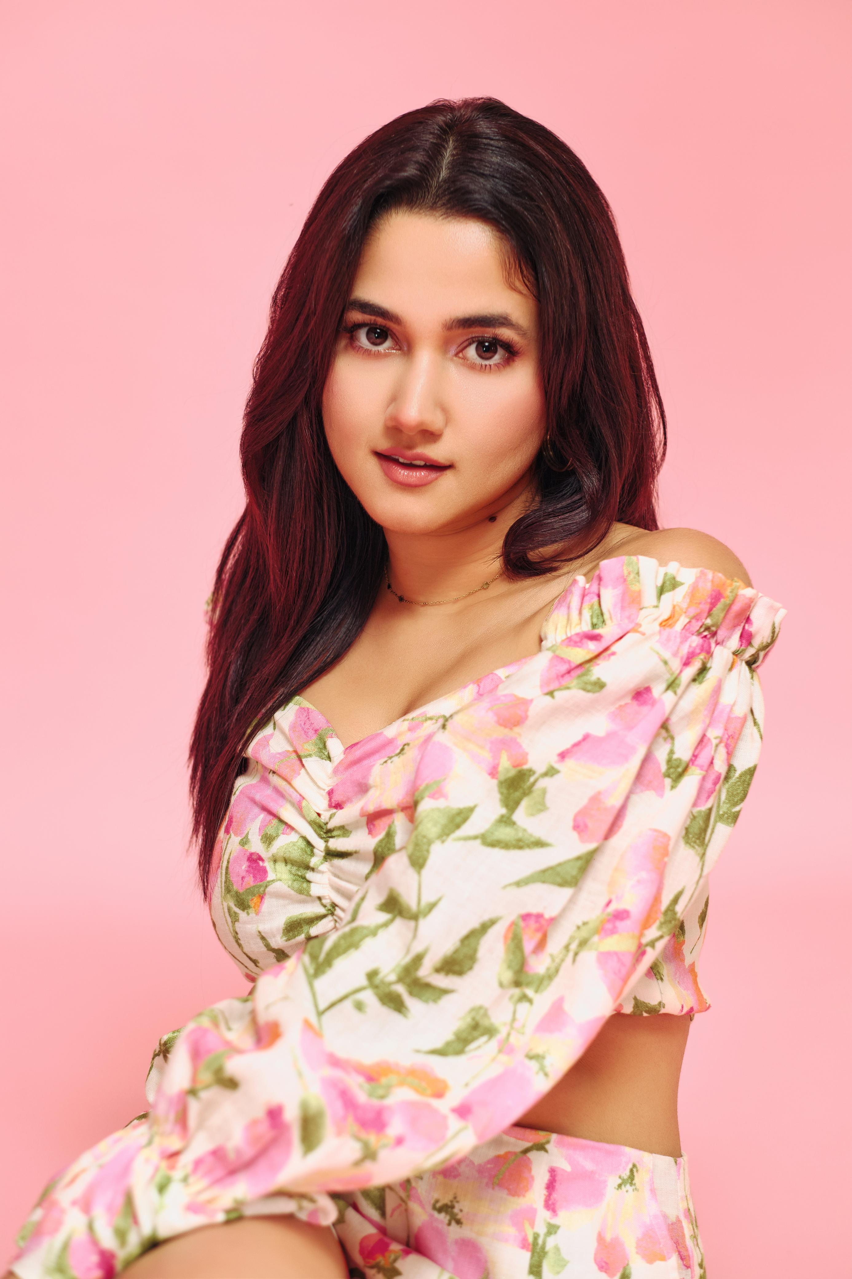 Actress Aaliyah Qureishi To Play A Key Role In Khushi Kapoor & Ibrahim Ali Khan Starrer ...