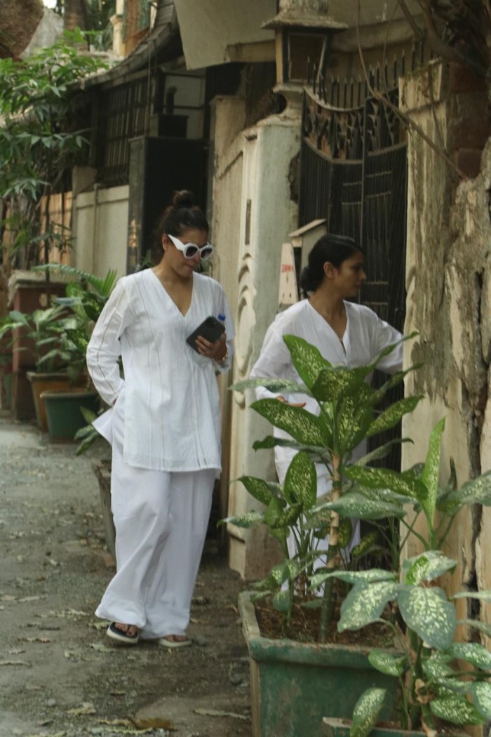 Bollywood Bids Farewell: Stars Gather For Deb Mukherjee's Last Rites ...