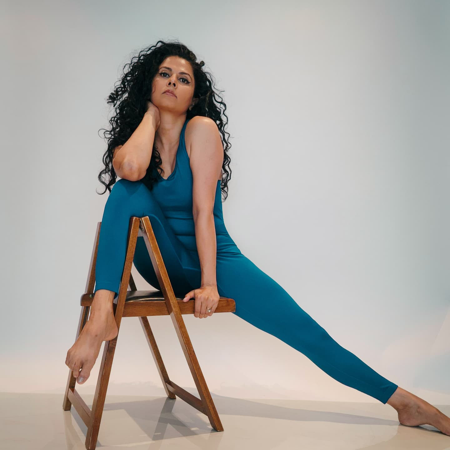 Daisy Bopanna Impresses Fans By Displaying Her Stretching Limits - Filmibeat