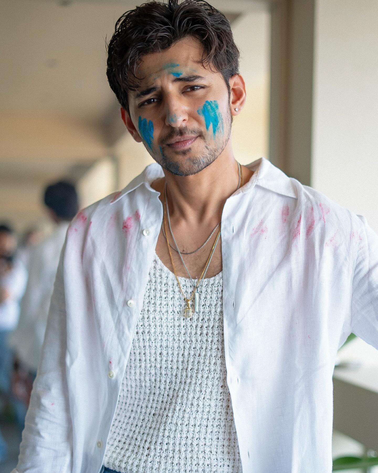 Darshan Raval’s First Holi Celebration With His Favorite Person - Filmibeat
