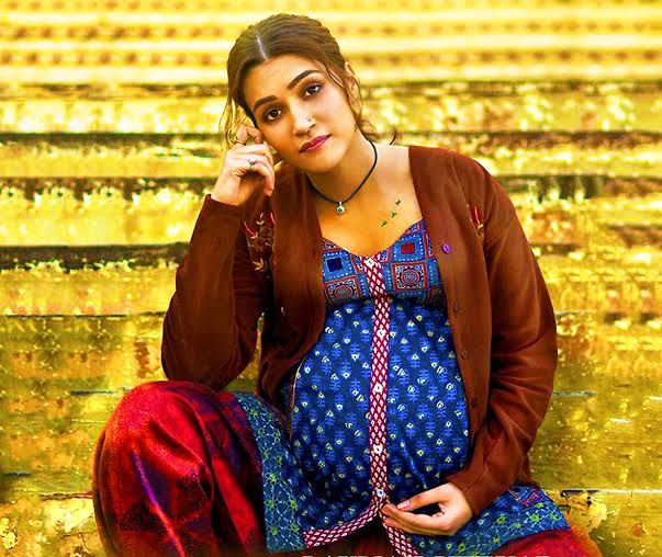 Deepika Padukone To Pragya Jaiswal: Leading Ladies Who’ve Embodied Pregnancy On Screen - Filmibeat