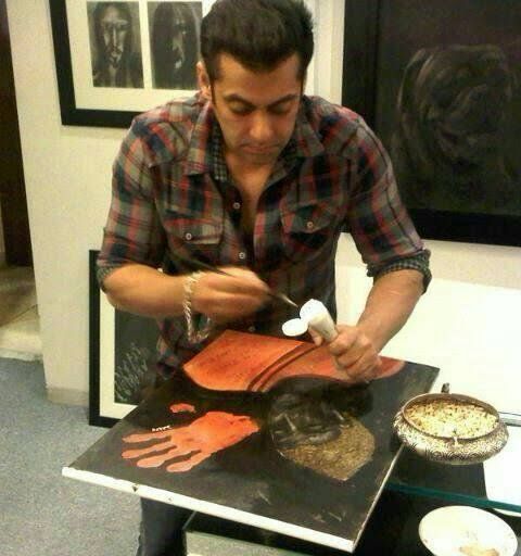 From Painting To Golf Here Are 5 Bollywood Actors And Their Unique ...