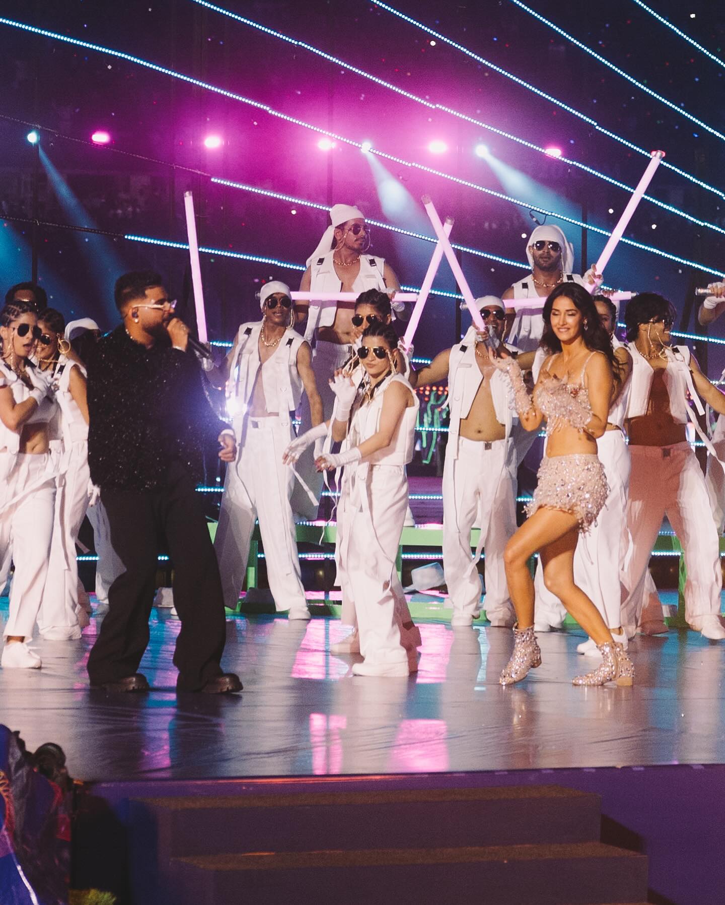 Karan Aujla And Disha Patani Ignite IPL 2025 Opening Ceremony With ...