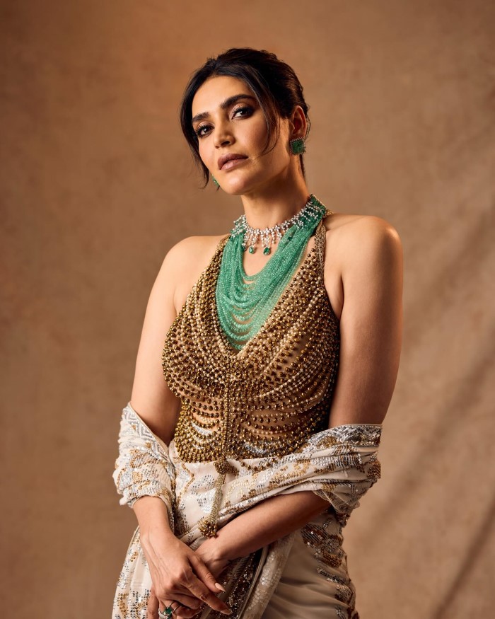 Karishma Tanna's Glamorous Look In Intricate Jewelry - Filmibeat