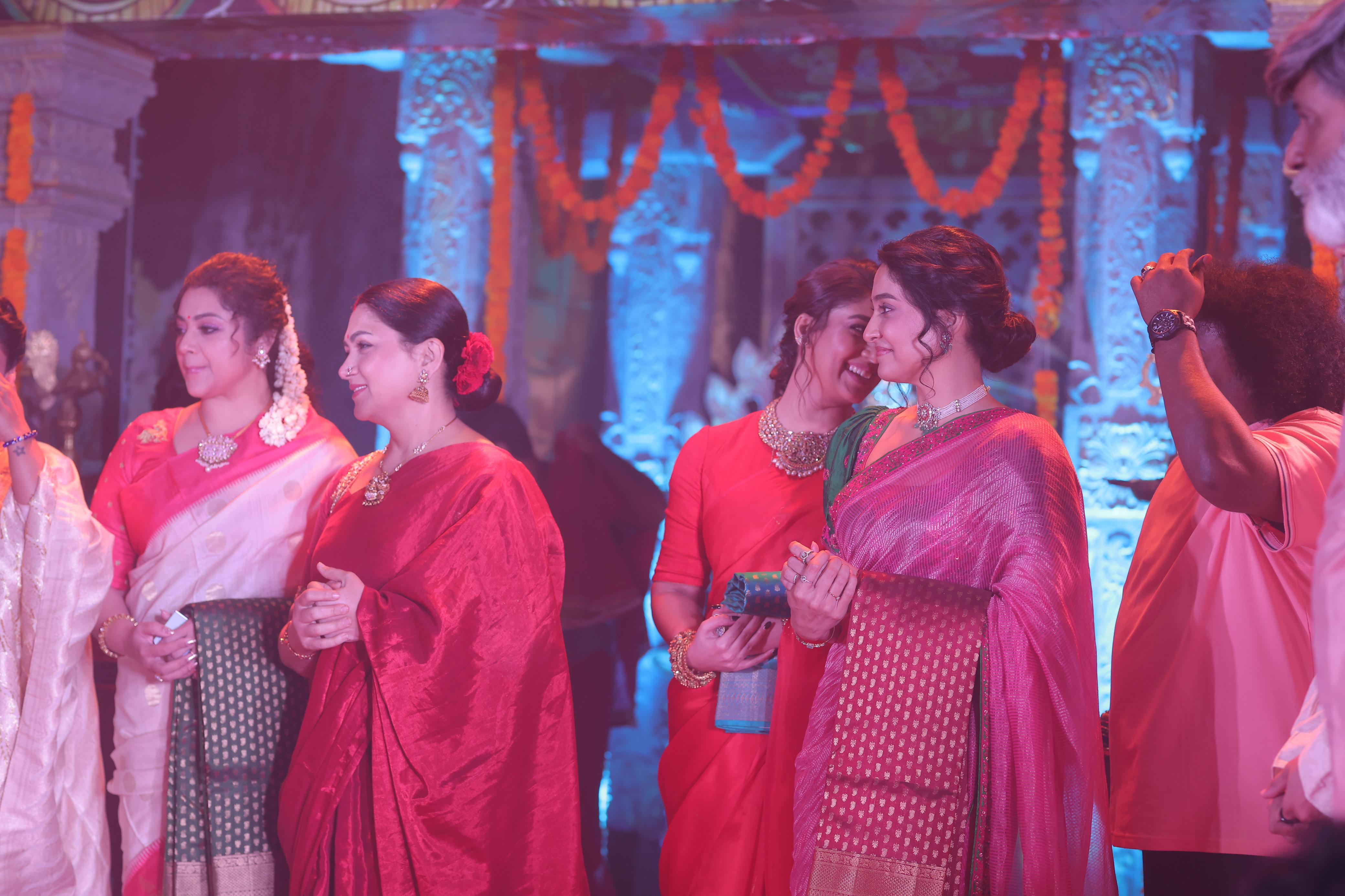 Regina Cassandra and Nayanthara Team Up for Mookuthi Amman 2 - Filmibeat