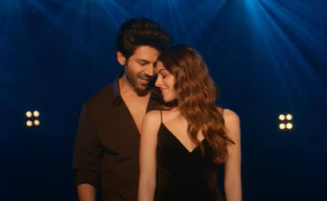 Revisiting Alaya's Chemistry With Her Co-stars: Kartik Aaryan, Tiger ...