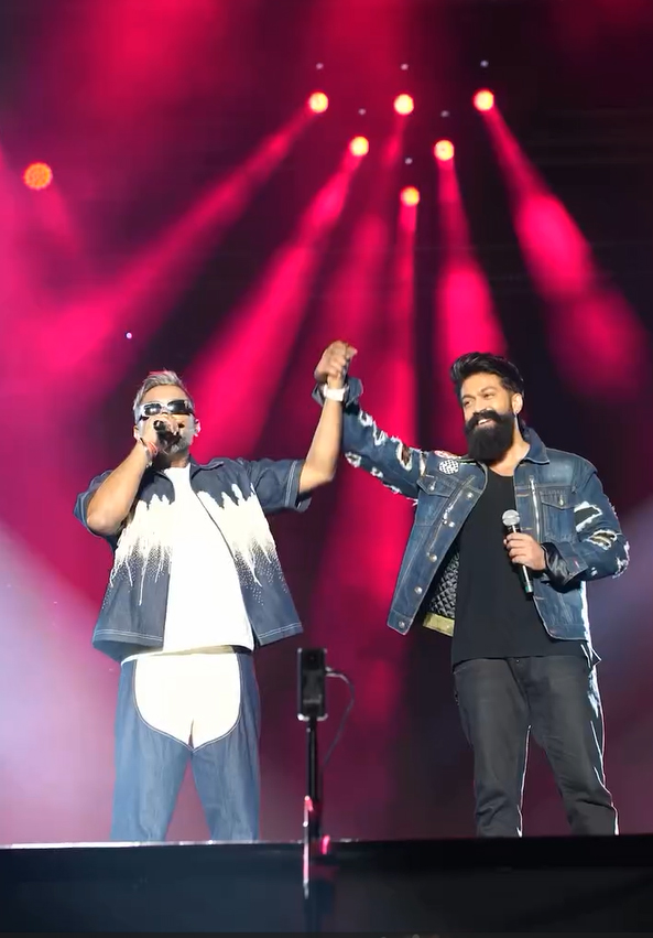 Rocking Star Yash Visits Yo Yo Honey Singh Concert In Bangalore - Filmibeat