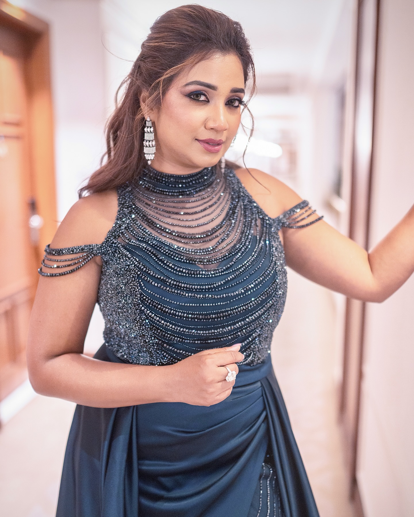 Shreya Ghoshal’s Glamorous IPL 2025 Look: A Perfect Blend Of Elegance ...