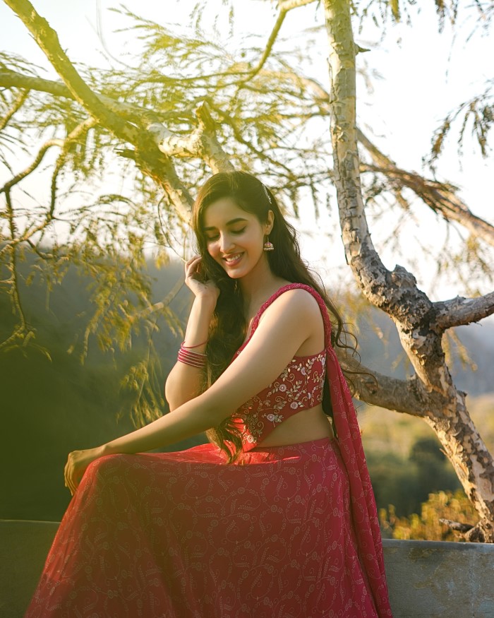 Simratt Kaur Randhawa's Stunning Pink Lehenga Look | Simratt Kaur ...