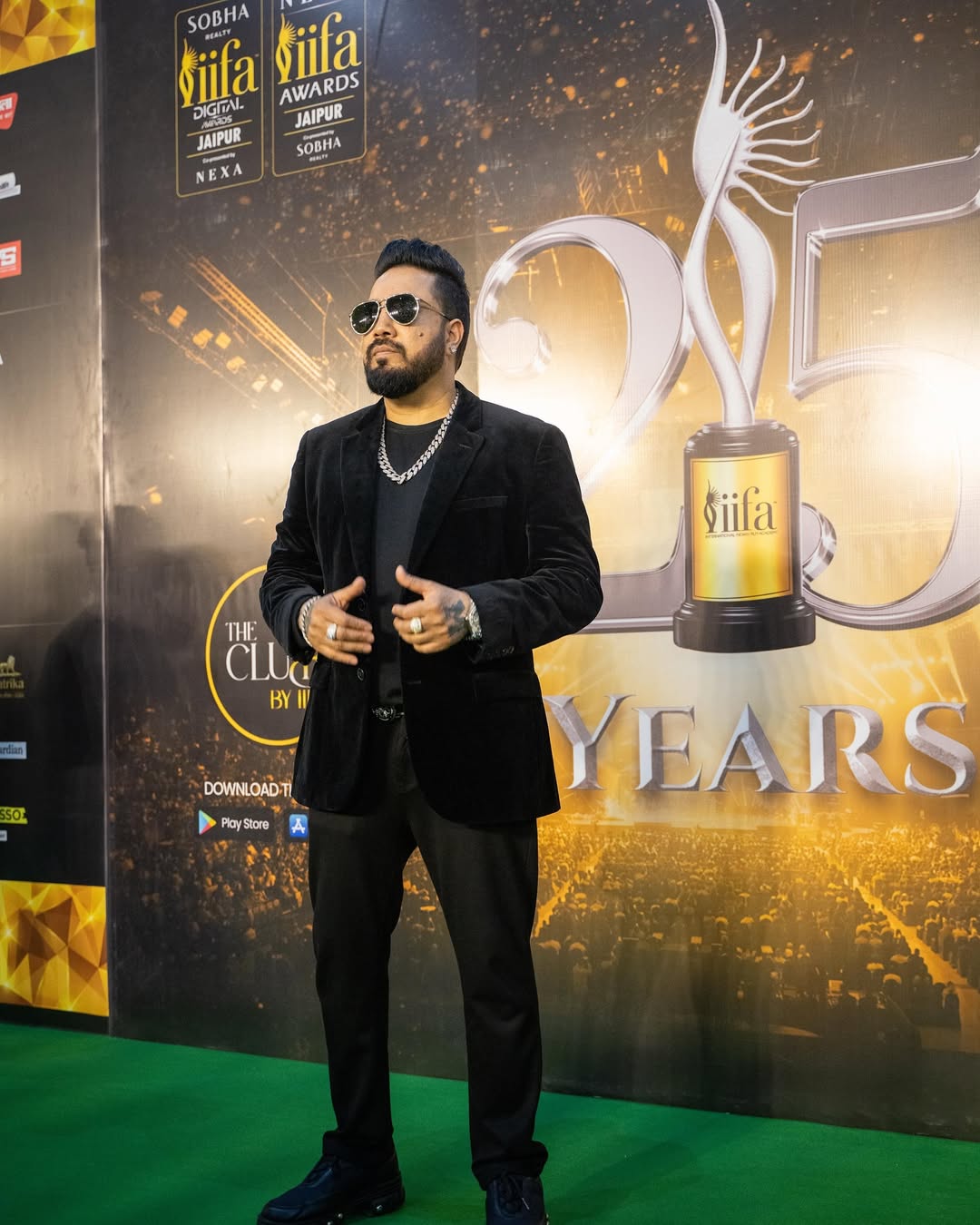 Star-Studded IIFA Awards 2025 Day 1: Kareena Kapoor, Shahid Kapoor ...