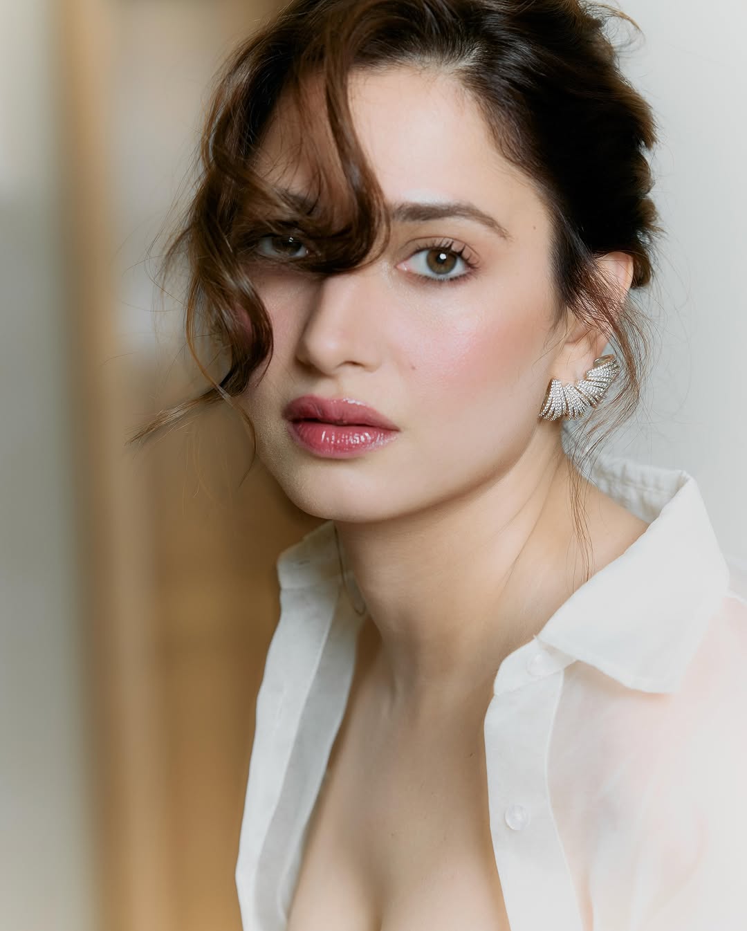 Tamannaah: பேரழகியாக மாறி நிற்கும் தமன்னா.. கிளமரில் சிக்ஸர் விளாசி அசத்துறாங்களே! | Tamannaah ...