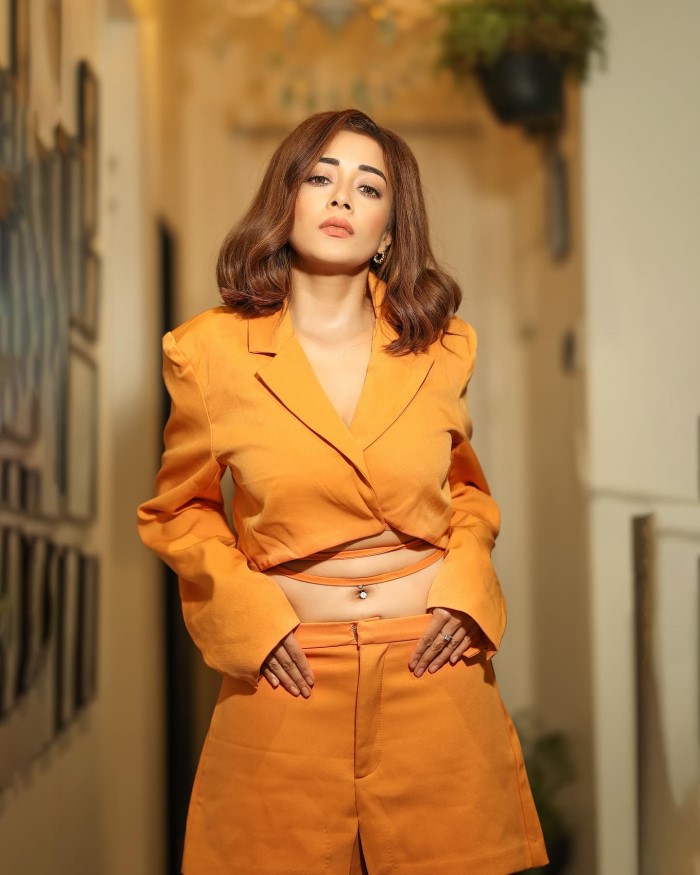 TV Actress Tina Dutta Stuns In Bold Mustard Outfit, Latest Photoshoot ...