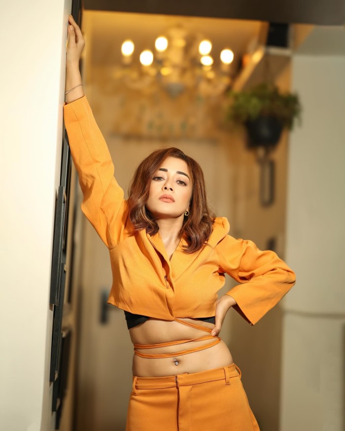 TV Actress Tina Dutta Stuns In Bold Mustard Outfit, Latest Photoshoot ...