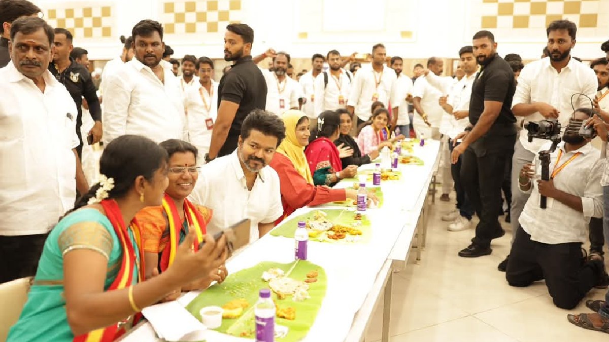 சைவ மட்டன் பிரியாணியை ருசித்த விஜய்.. தவெக பொதுக்குழு பந்தியை ...