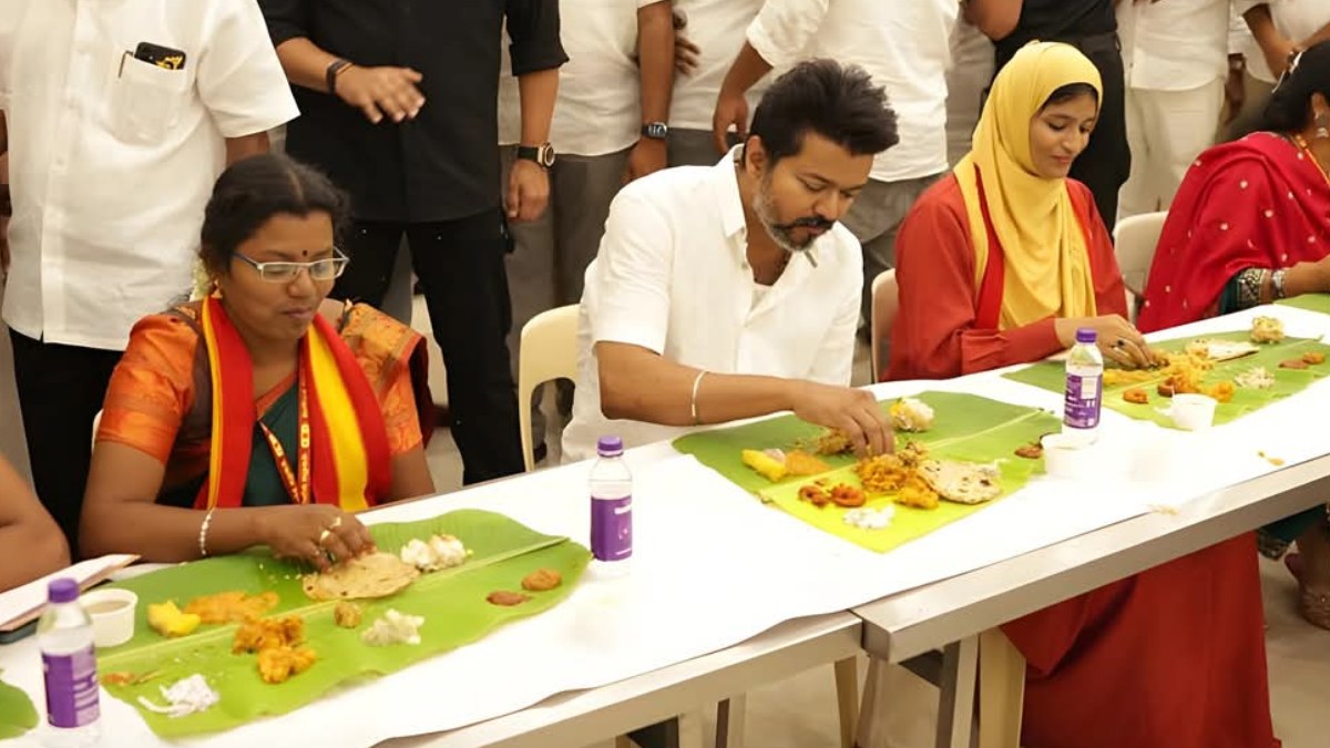 சைவ மட்டன் பிரியாணியை ருசித்த விஜய்.. தவெக பொதுக்குழு பந்தியை ...