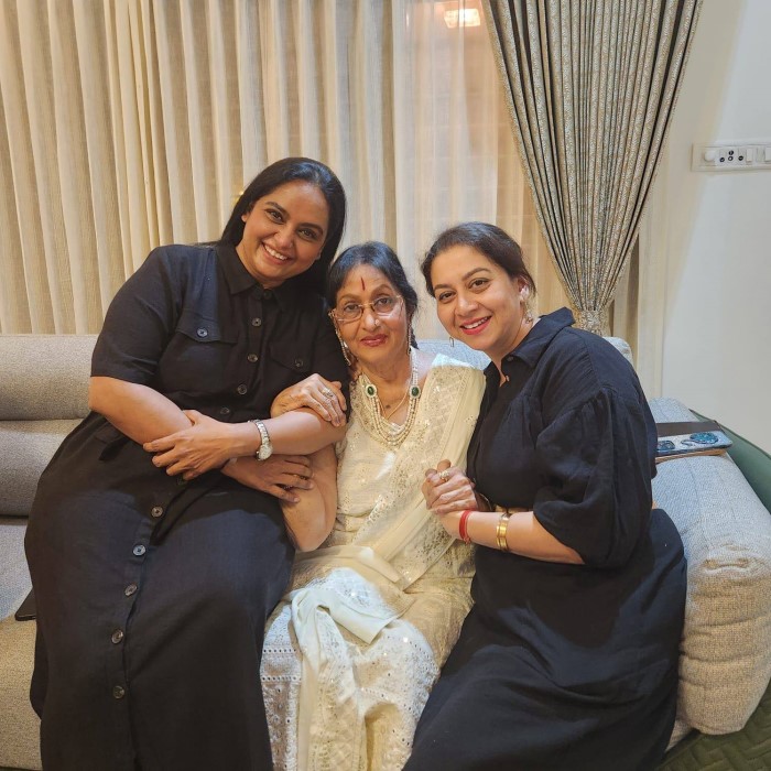 Veteran Actress Pramila Joshai's Grand Birthday Celebration 2025 ...
