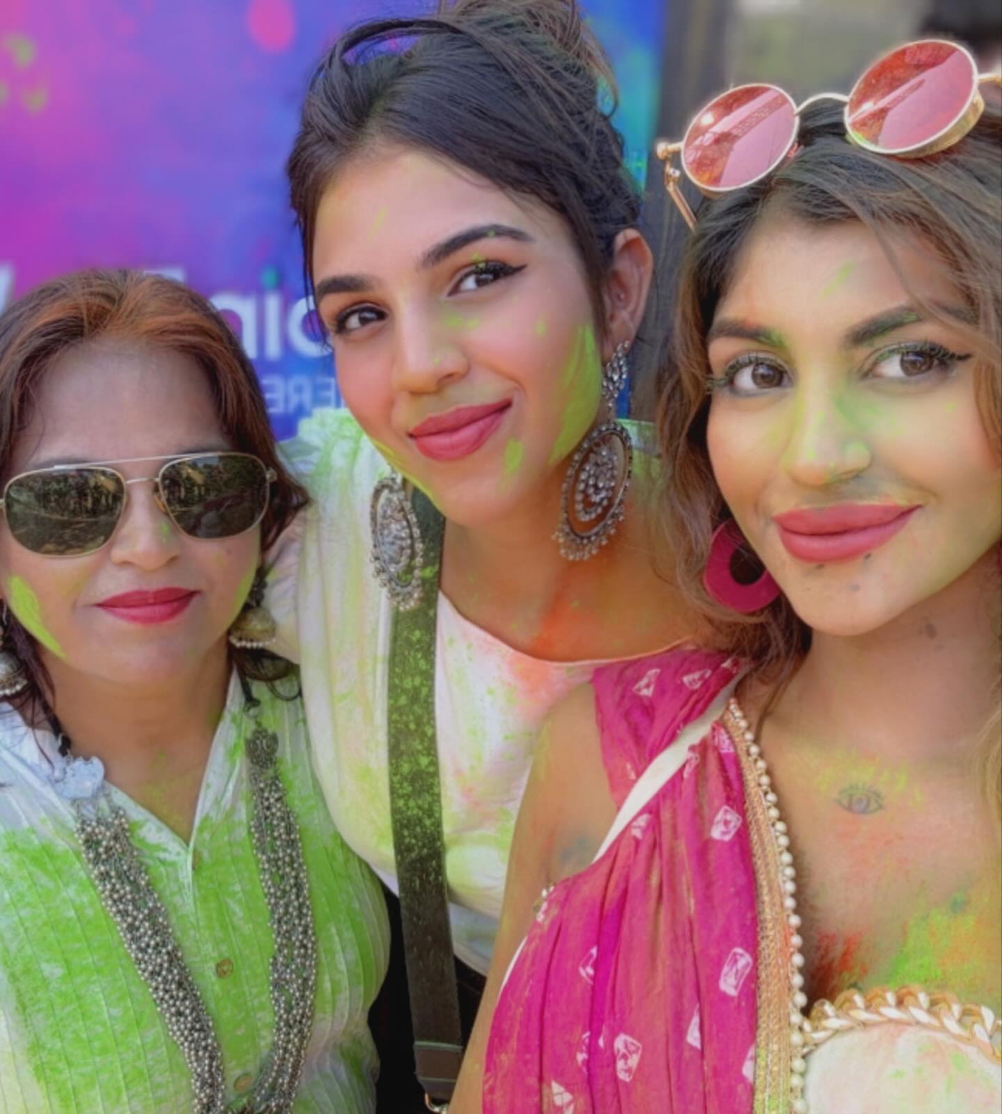 Yashika Anand Celebrates Holi At YMCA Ground In Nandanam - Filmibeat