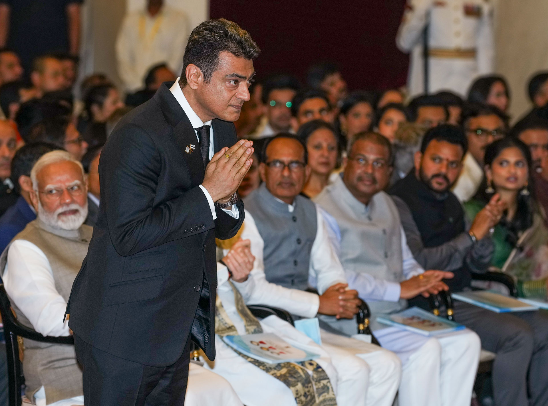 Ajith Kumar Receives Padma Bhushan From President Murmu - Filmibeat