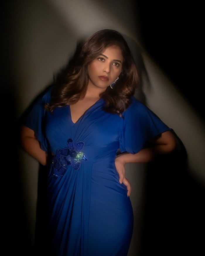 Anjali's Perfect Blend Of Charm And Elegance In Royal Blue - Filmibeat