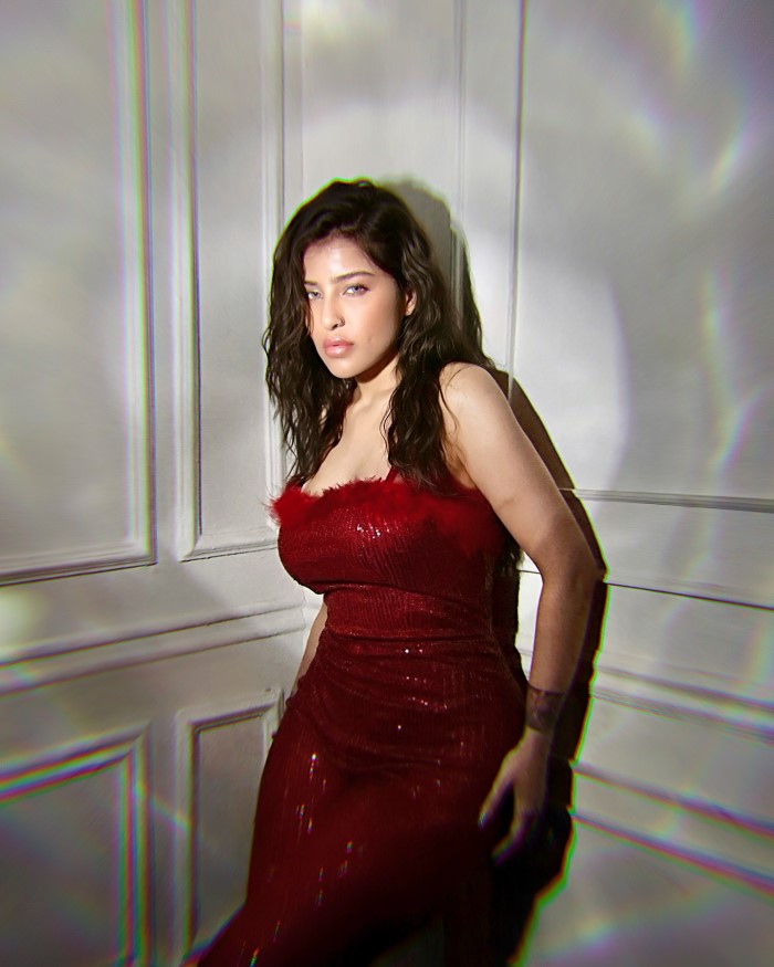 Edin Rose Hot Pics - Filmibeat