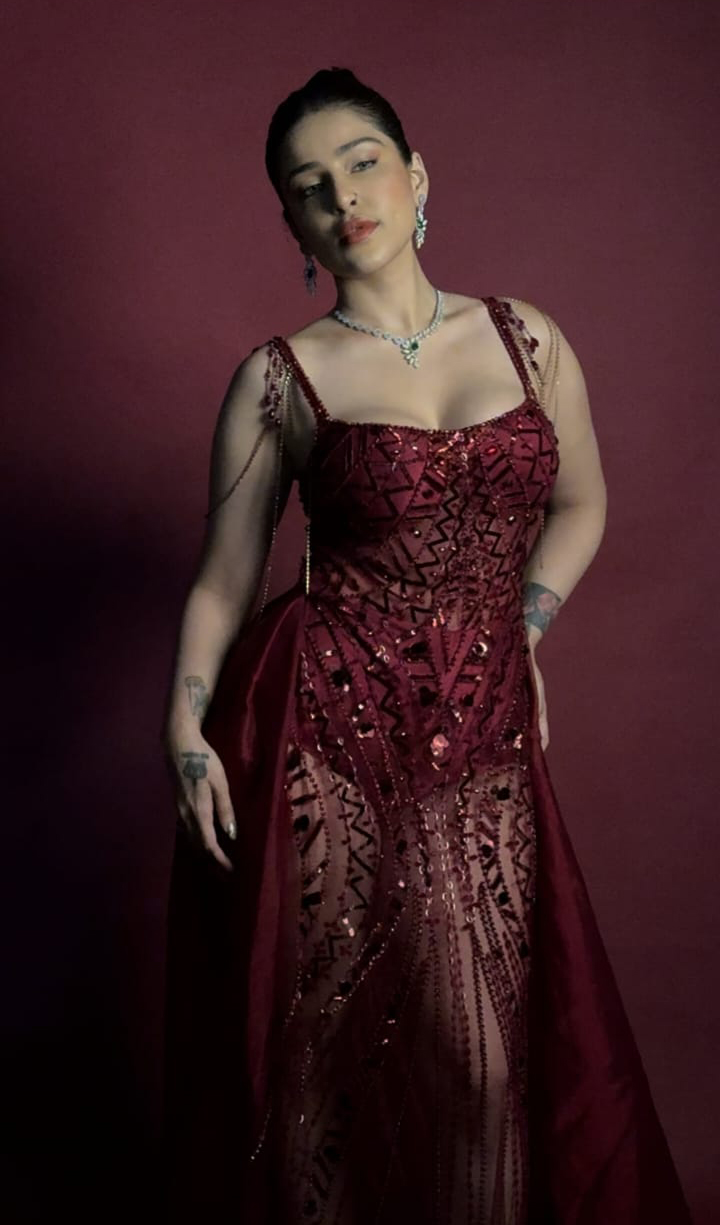 Edin Rose Stuns In Glamorous Red Gown For Her Latest Photoshoot - Filmibeat