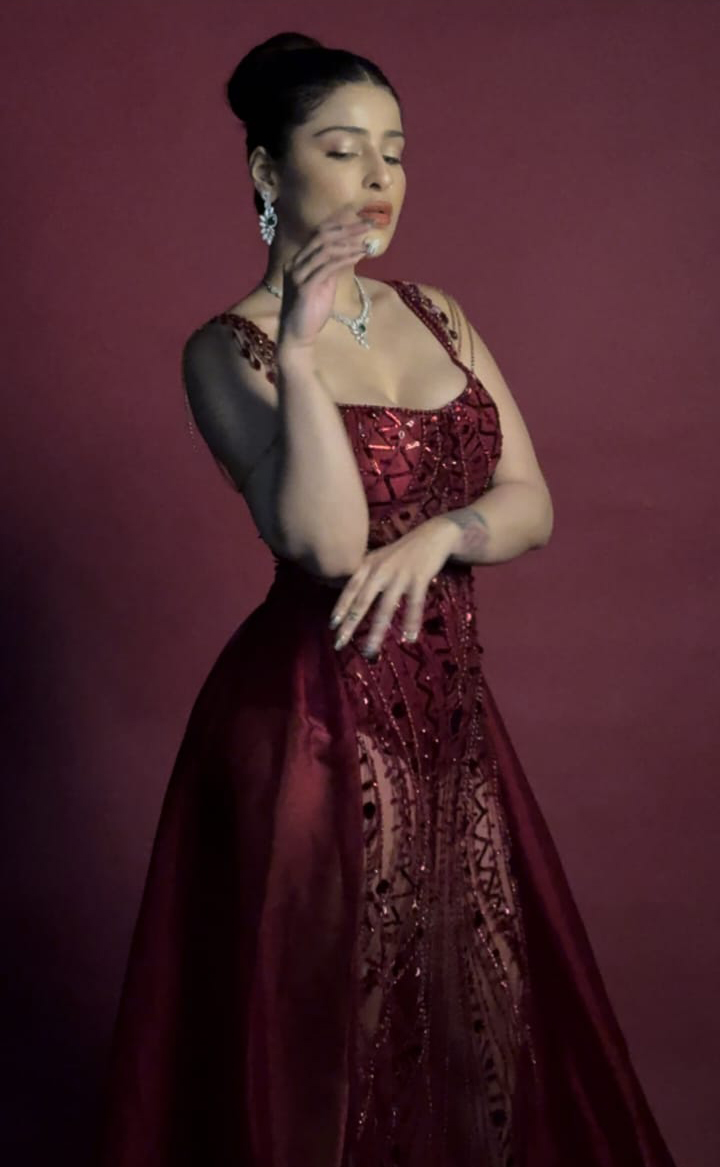 Edin Rose Stuns In Glamorous Red Gown For Her Latest Photoshoot - Filmibeat