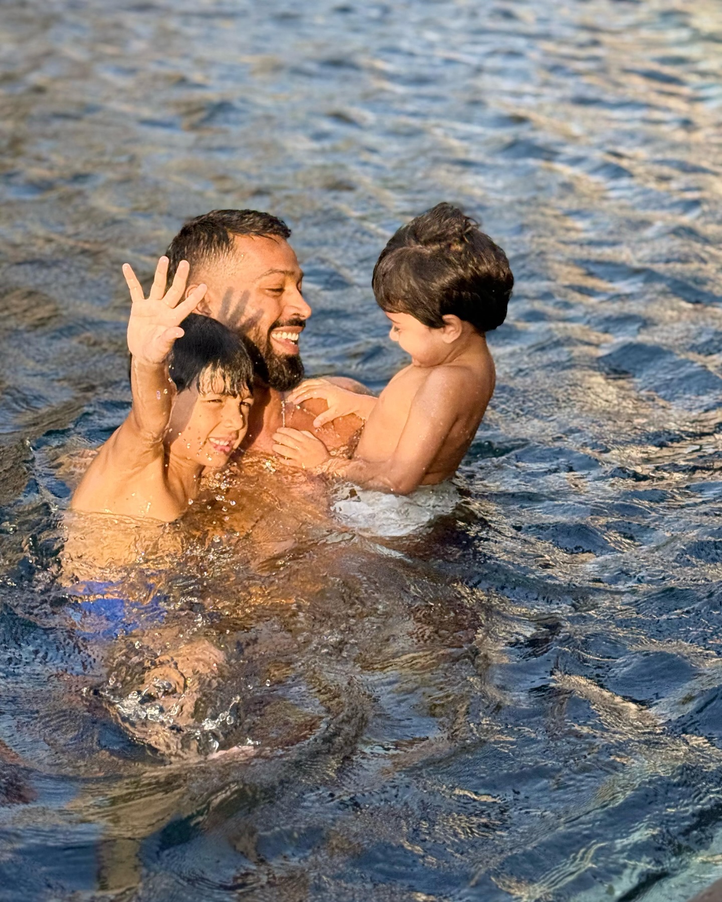 Hardik Pandya’s Perfect Pool Day With His Tiny Splash Squad - Filmibeat